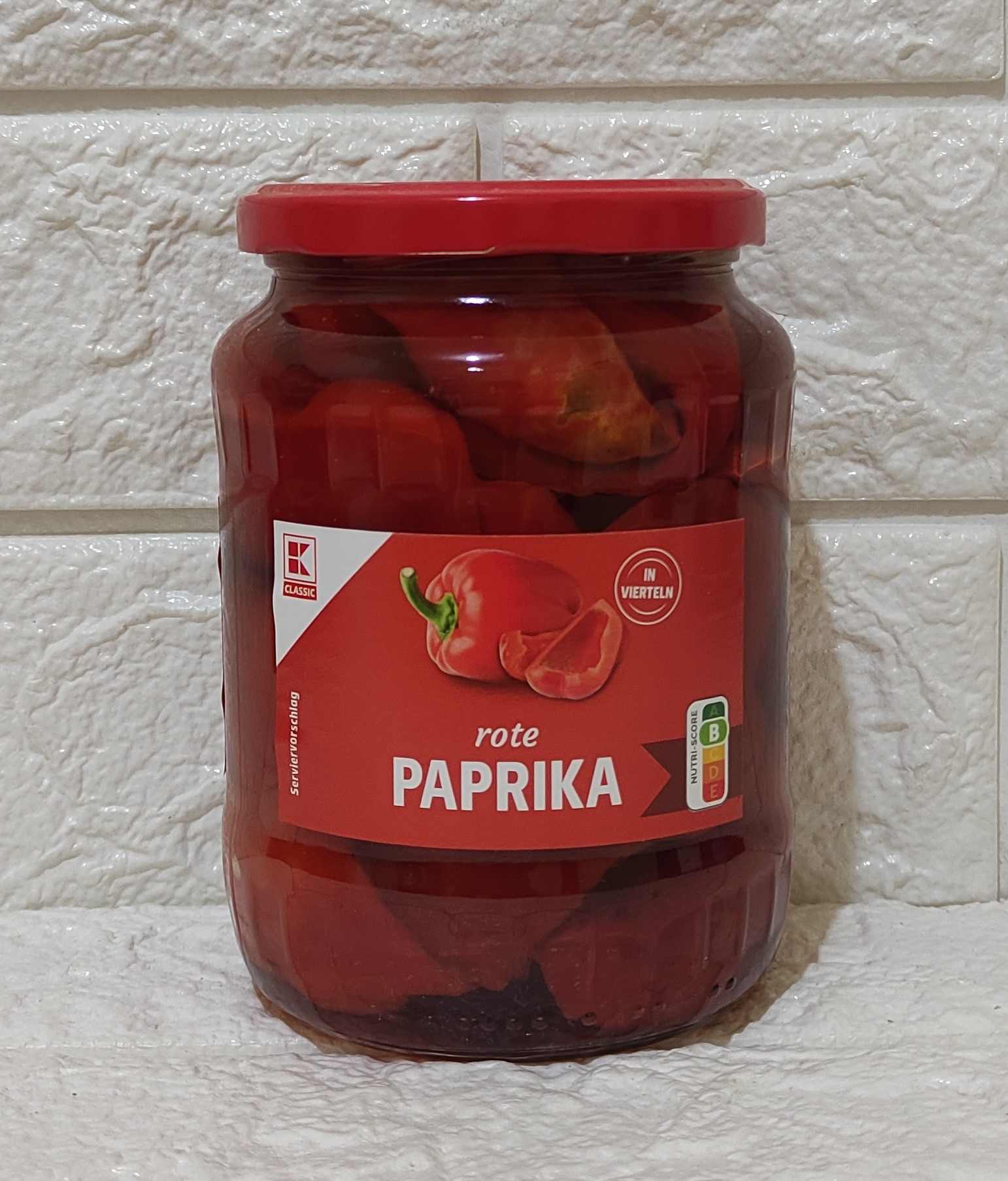 RED PEPPERS IMPORTED K CLASSIC ROTE PAPRIKA QUARTERED RED PEPPERS 650G ...