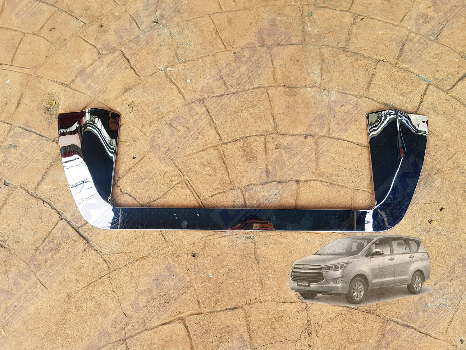 Toyota Innova 2nd Generation 2016 - 2023 License Plate Trim Chrome ...