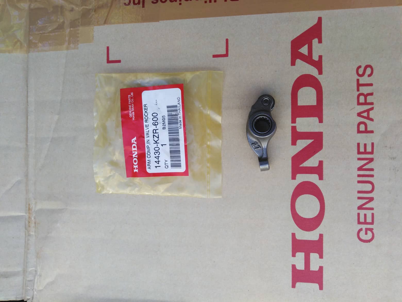 original rocker arm/intake valve rocker honda click125i/150i,air blade ...