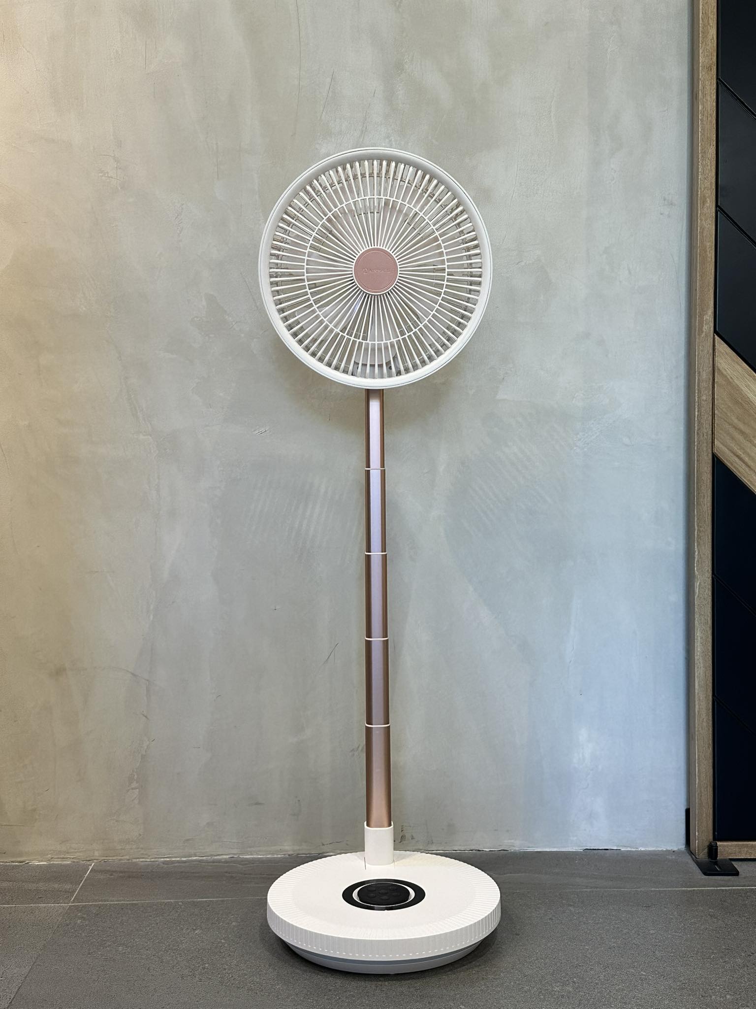 Airmate Wireless Foldable Fan | Portable Type-C Fan | 8-gear DC Wind ...