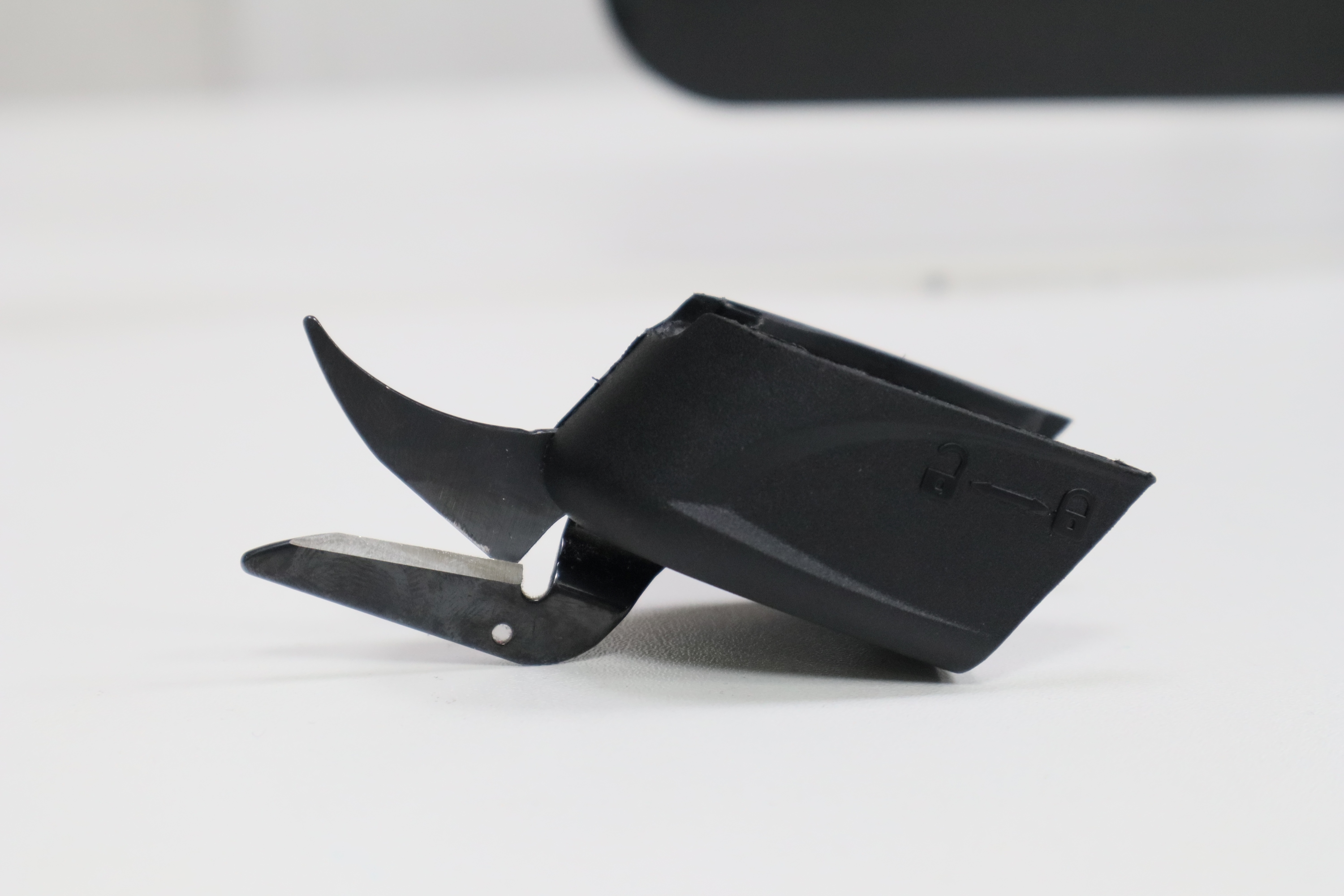 KGS Portable Electric Scissor Auto Cutter, Electric Tailoring Scissor ...