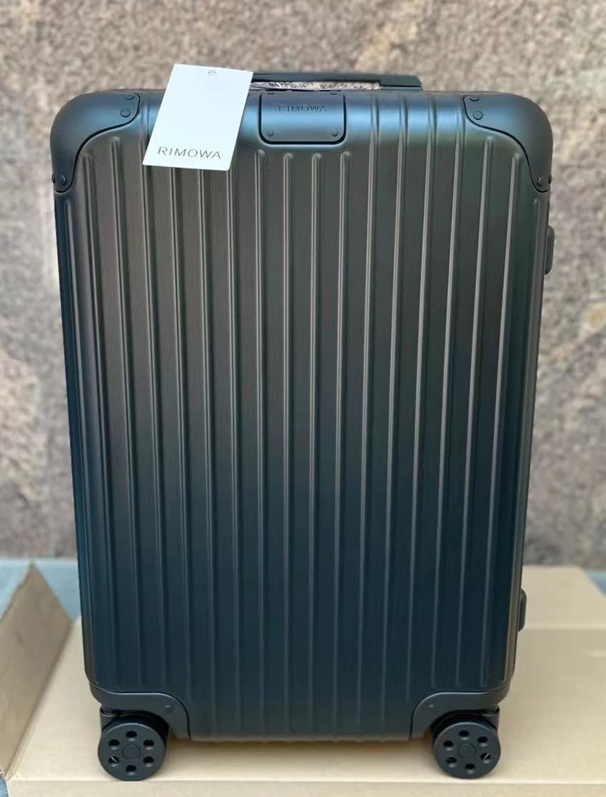 Rimowa , Rimowa Luggage, Luxury Check Style, Luxury Travel Style ...