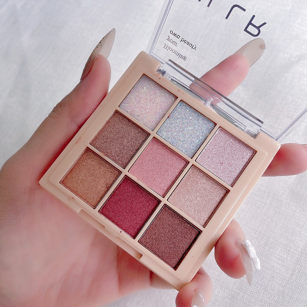 Color palette na may apat na kulay na eye shadow blush multi-purpose ...