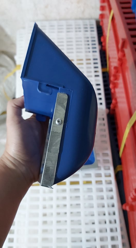 Plastic JFeeder, J-Feeder for rabbit,chicken small pets for feeds and ...