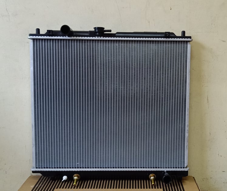MITSUBISHI PAJERO Radiator 2.8 1998-UP 4M40 (SUBIC) Automatic | Lazada PH