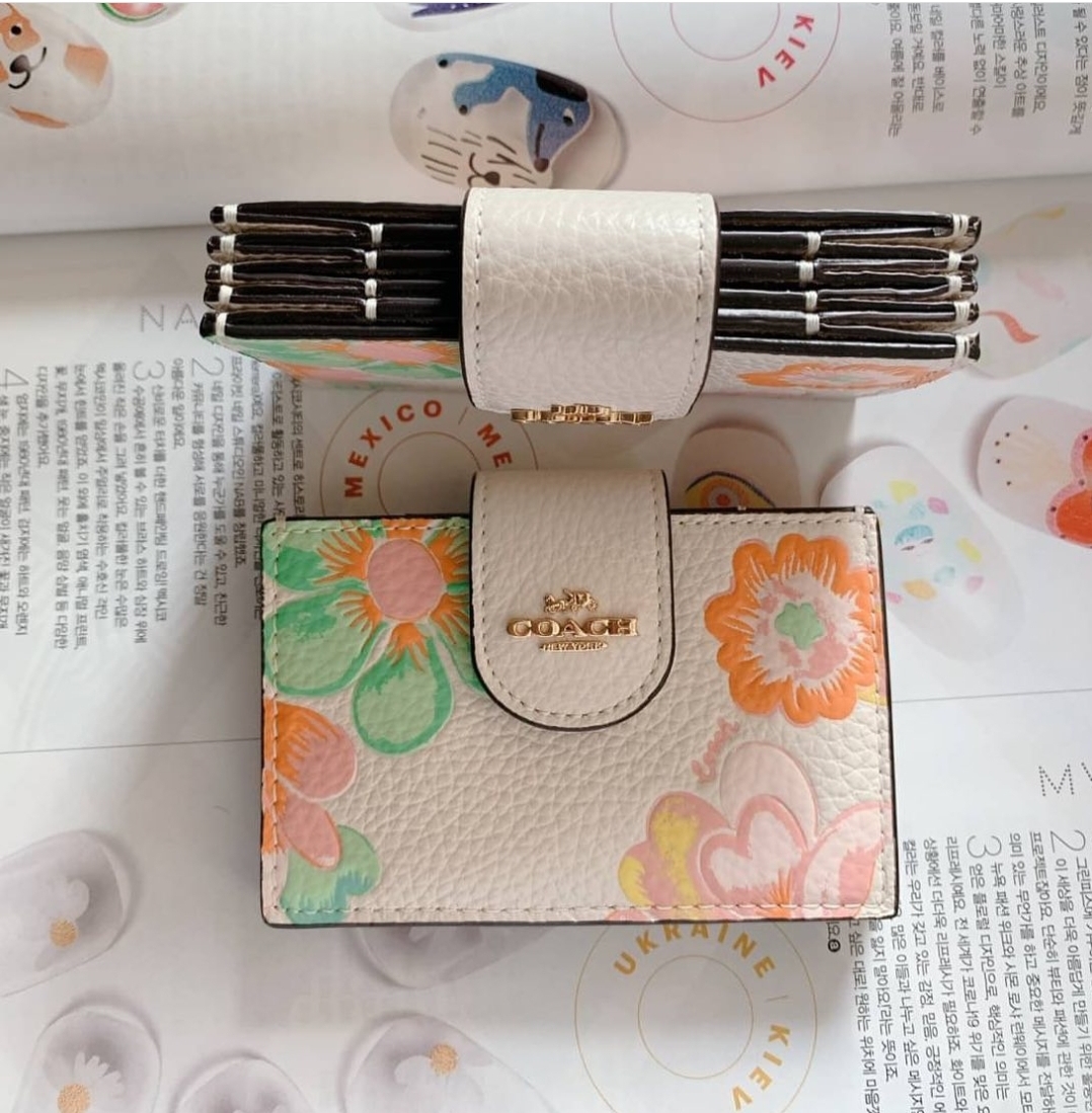 Authentic Coach Midnight Accordion Card Case With Dreamy Land Floral ...