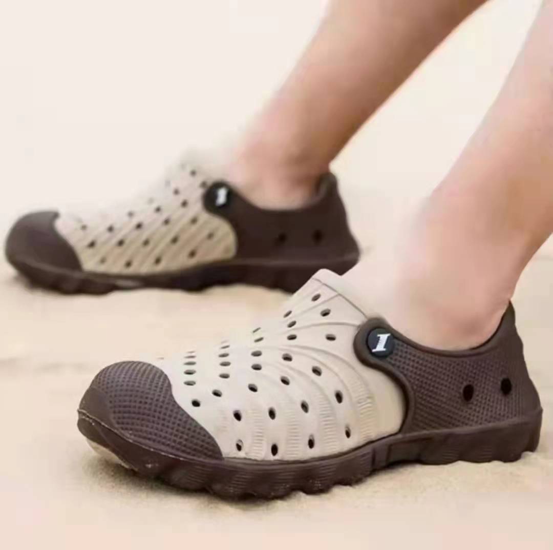 CROCS New Korean men's sandals casual light slippers summer beach shoes ...