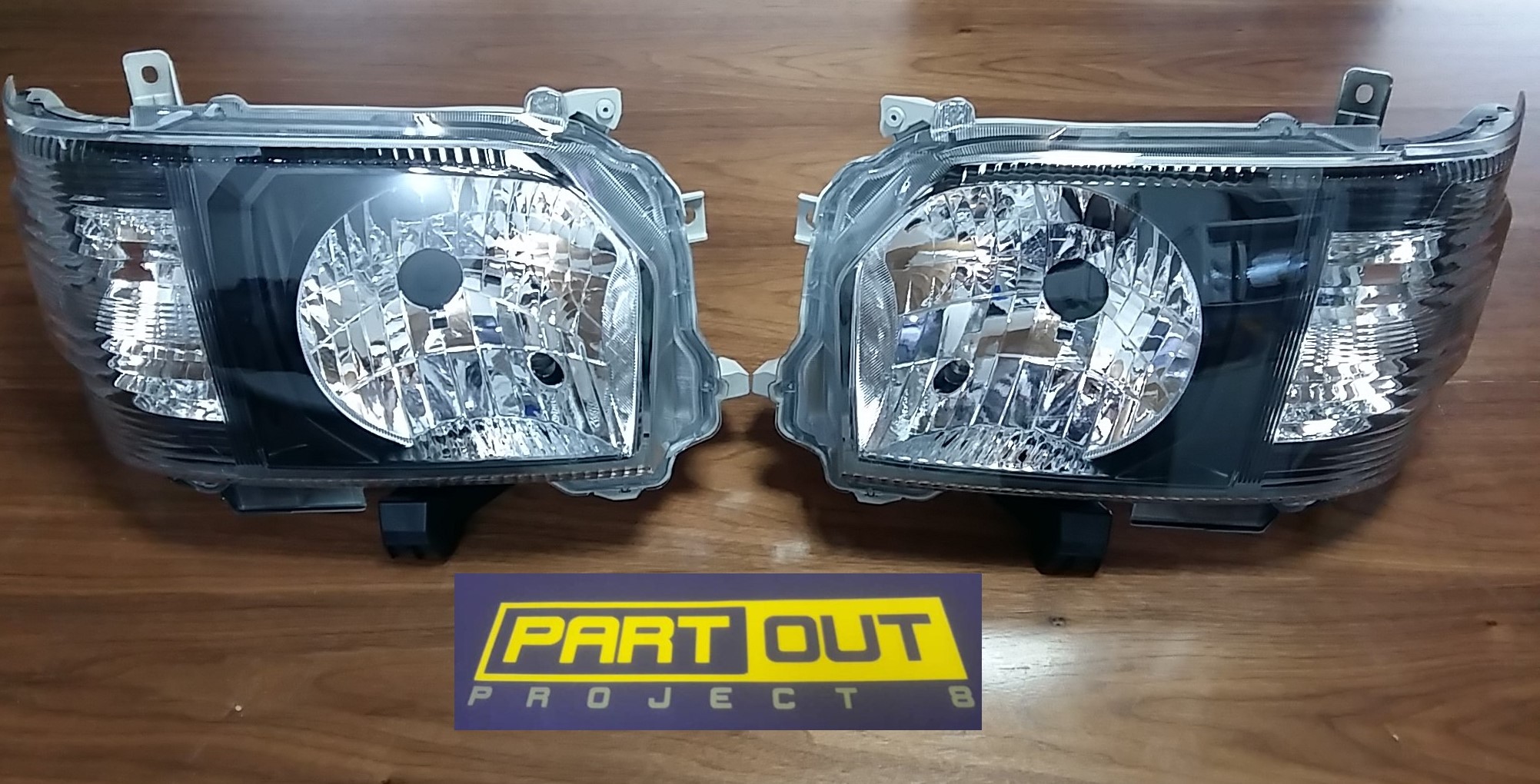 SALE TOYOTA HIACE SMOKED HEADLIGHT HEADLAMP 2014-2018 | Lazada PH