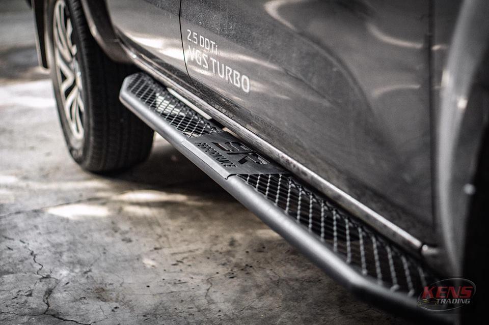 SR Performance Hard Steel Side Step Board Mesh Type Side step running ...