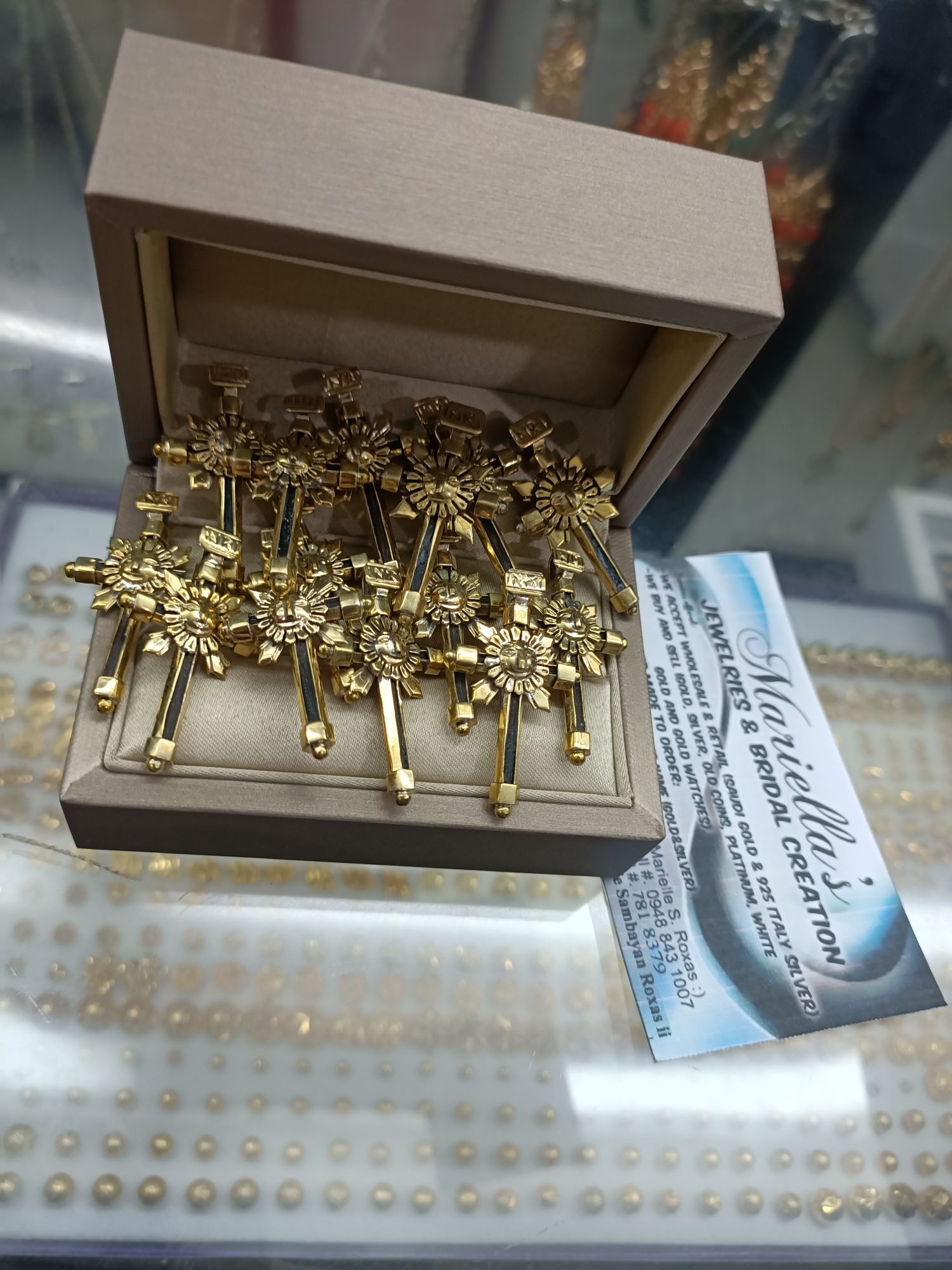 (M) MAHAL NA POON KRUS PENDANT AND NECKLACE EURO GOLD | Lazada PH