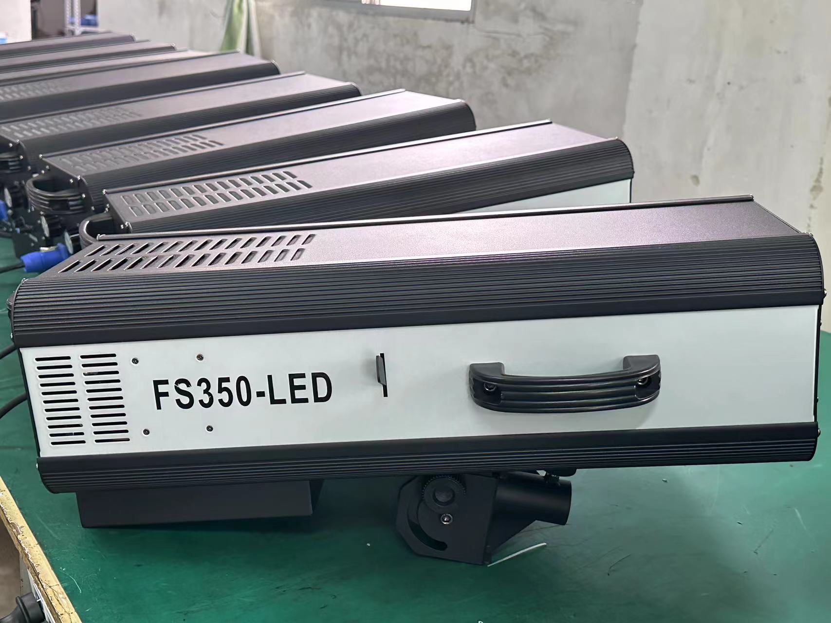 330w Follow The Spot Of Light Double Focusing Led Follow Spots Light ...