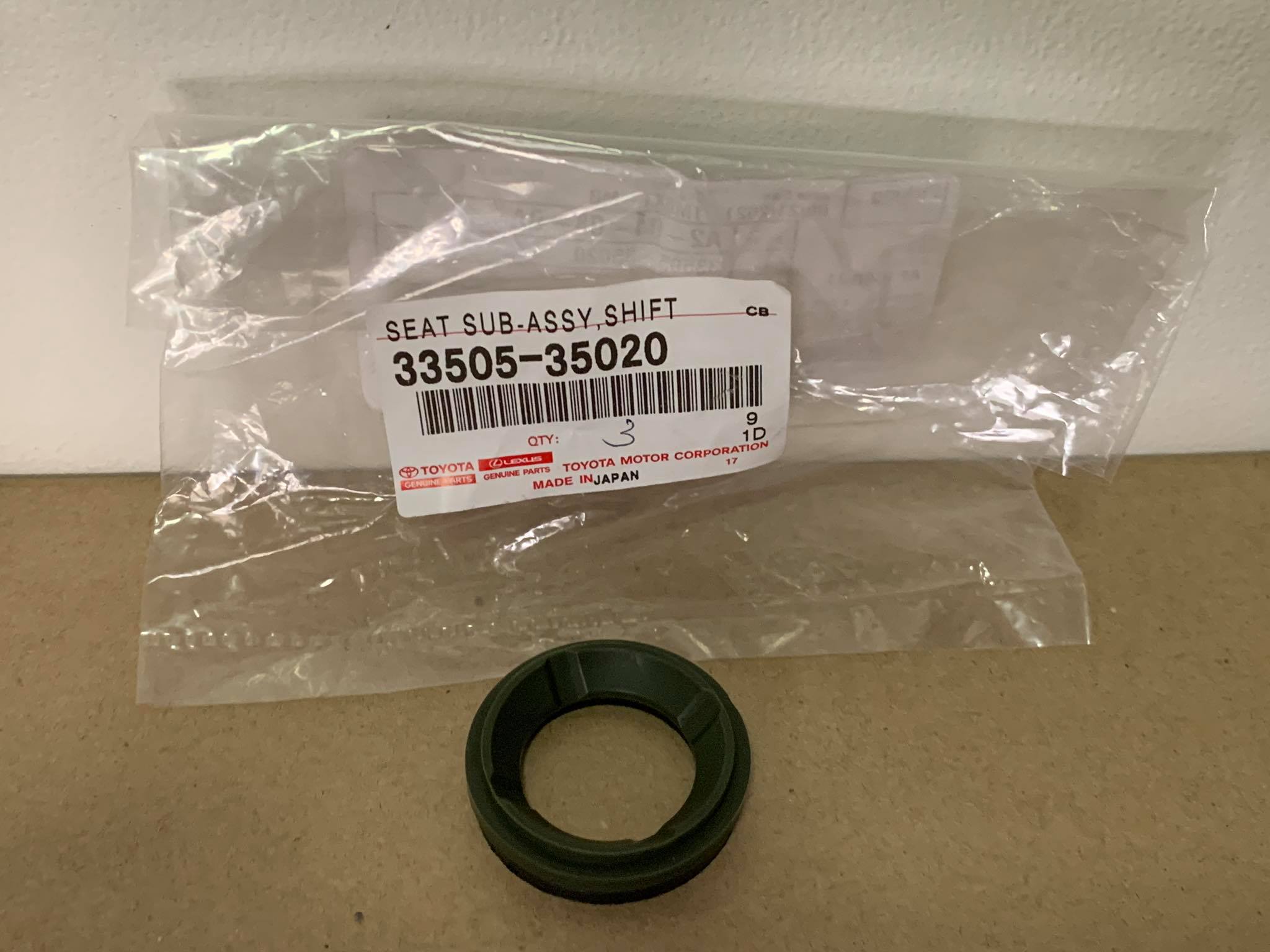 Toyota Fortuner, Hiux, Innova Shift Lever Seat Sub Assy - 33505-35020 ...