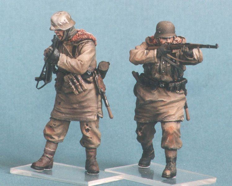 1:35 Scale Die cast Resin World War II German Tank Soldiers 2 Character ...
