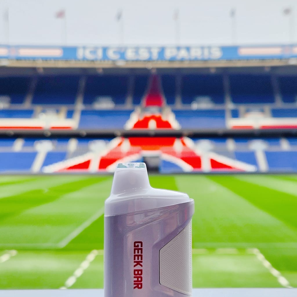 Hot ypcy56 {Legit} Geek Bar Aegis 8000 Puffs Disposable Pod with FREE ...