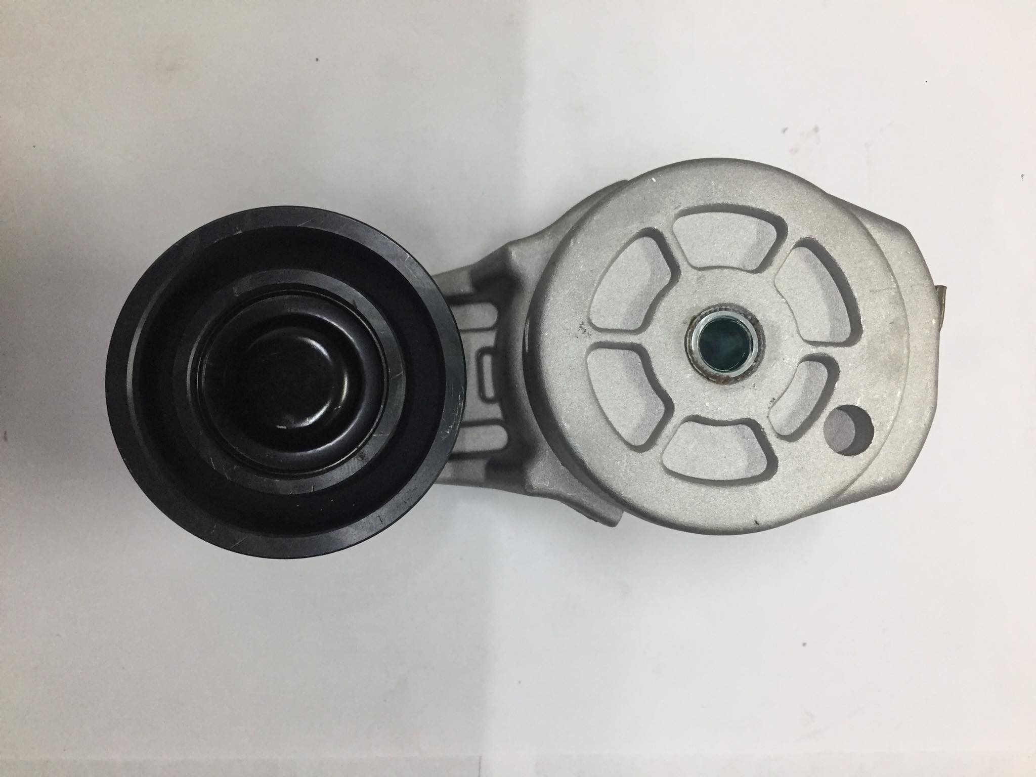 HOWO Vg2600060313 Truck Belt Tensioner Pulley for Sinotruk, Weichai ...