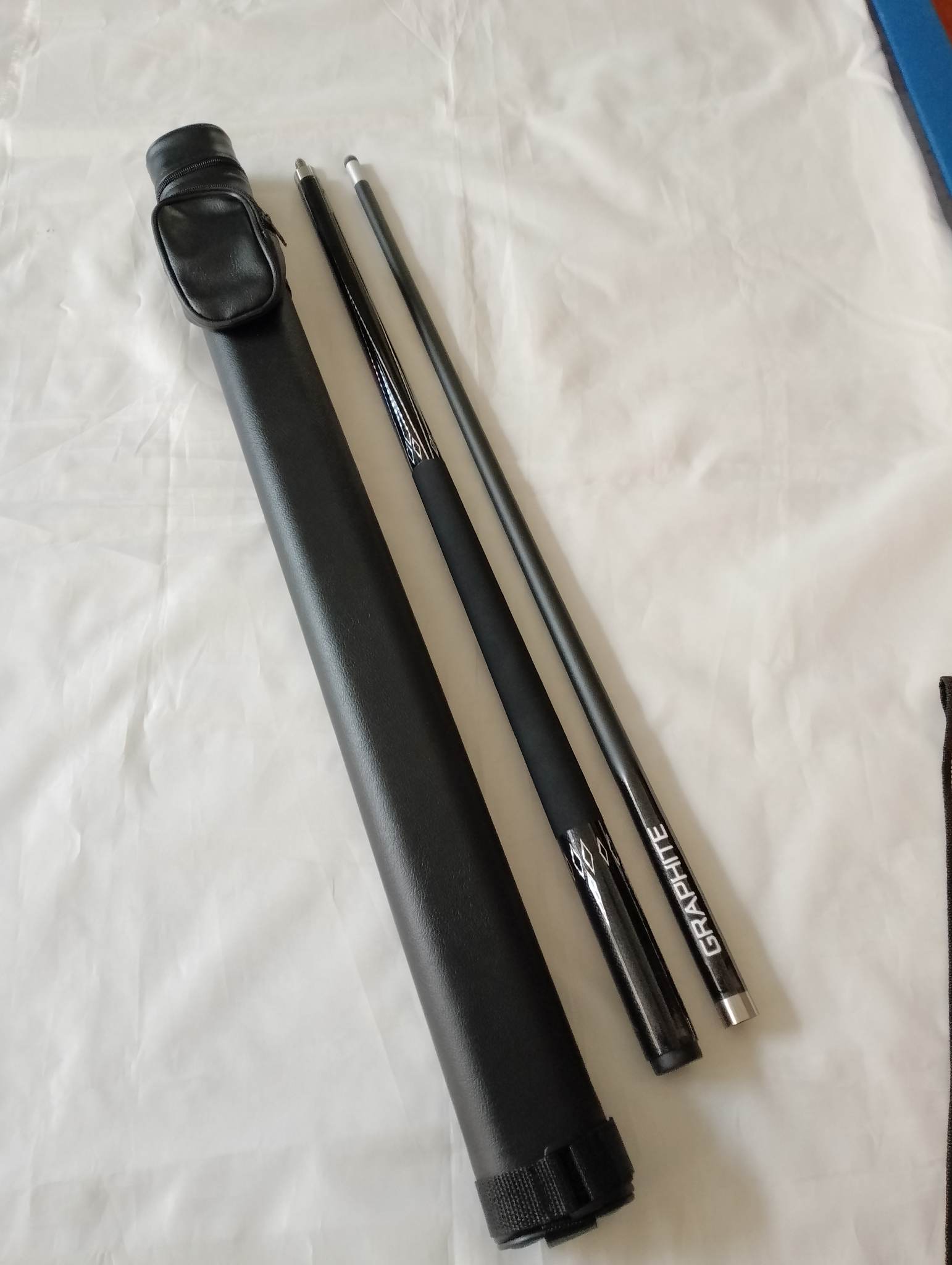 Gramax Graphite Billiard Cue Stick with 1x1 Hardcase | Tako ng Bilyaran ...