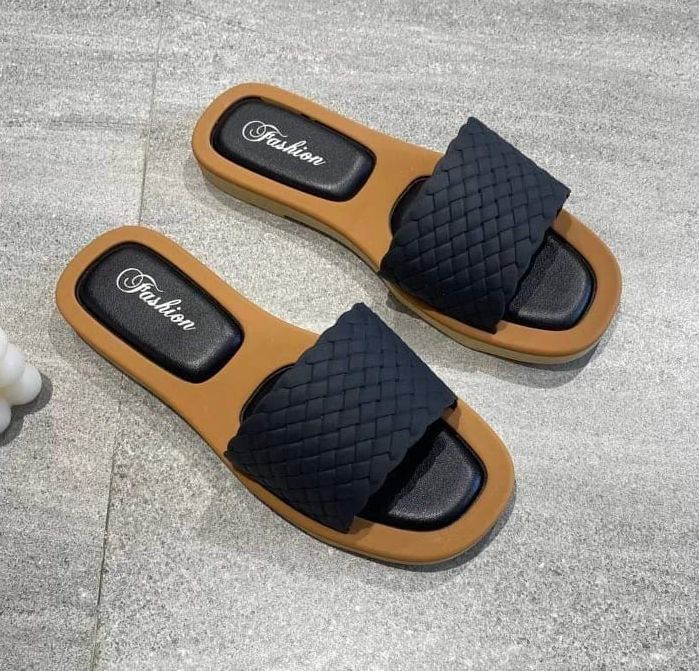 MINI DIAMOND PATTERN SLIP-ON | Lazada PH