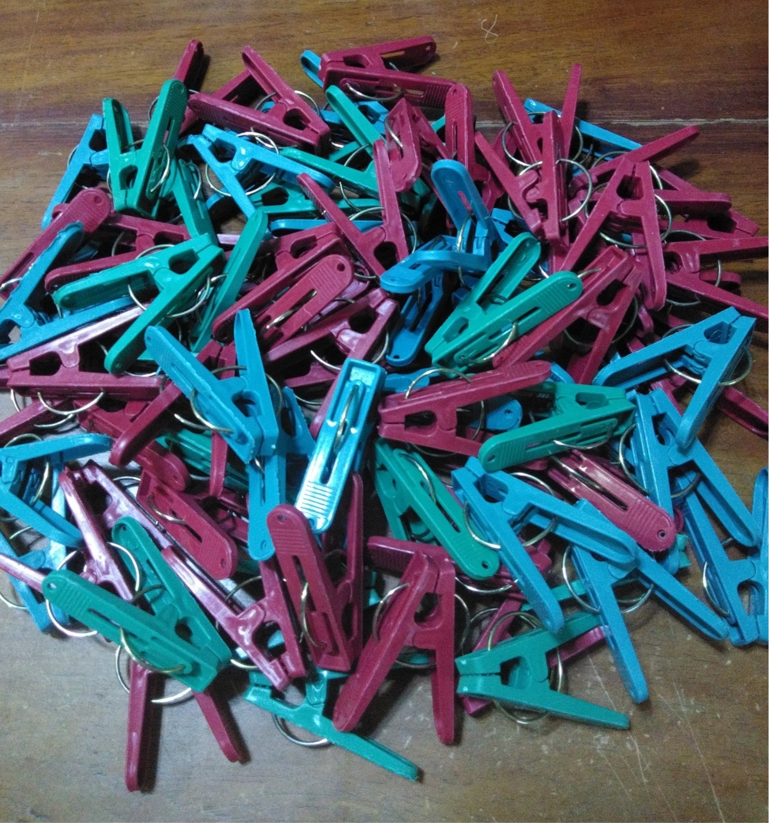 Clothes Clips (Sipit) 1/2 kilo & 1-kilo estimated up to 200pcs. | Lazada PH