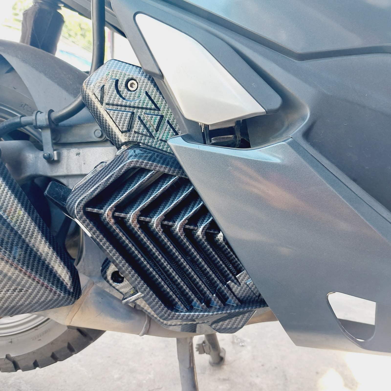 ADV 160 / Click 160 / PCX 160 radiator cover carbon garnish ( ORIGINAL ...
