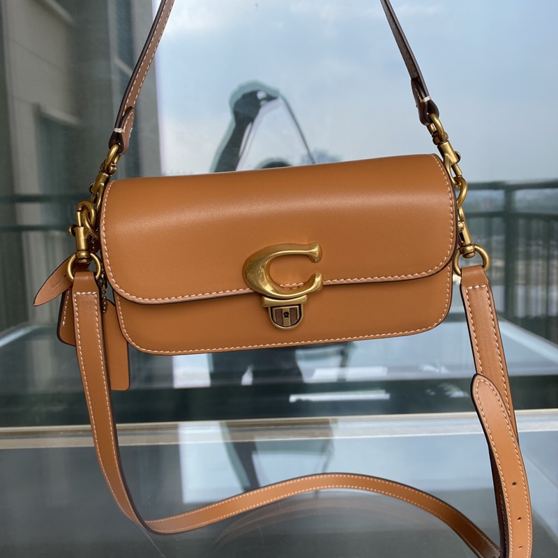 COACH Leather Vintage studio Baguette 2022 new one-shoulder slant Span ...