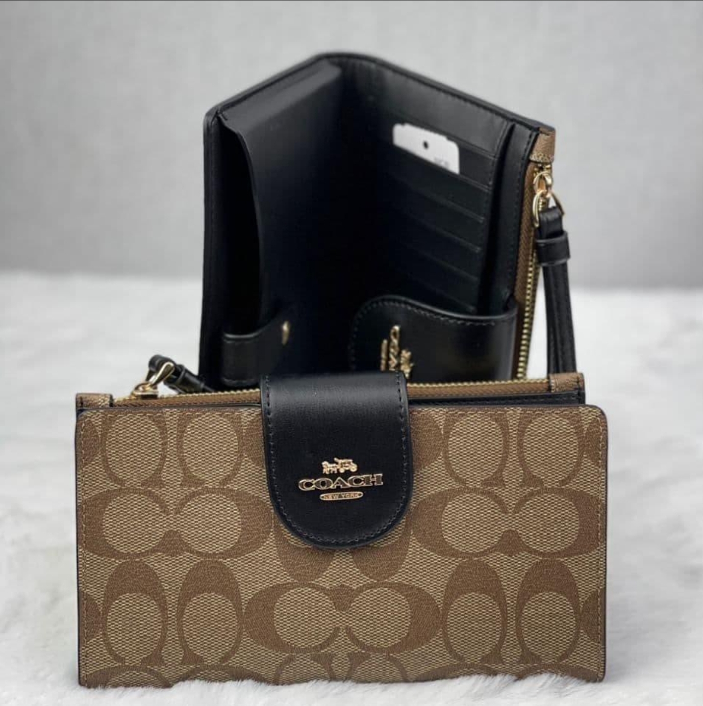 Original Coach Tech Women's Phone Wallet In Colorblock Signature Canvas ...