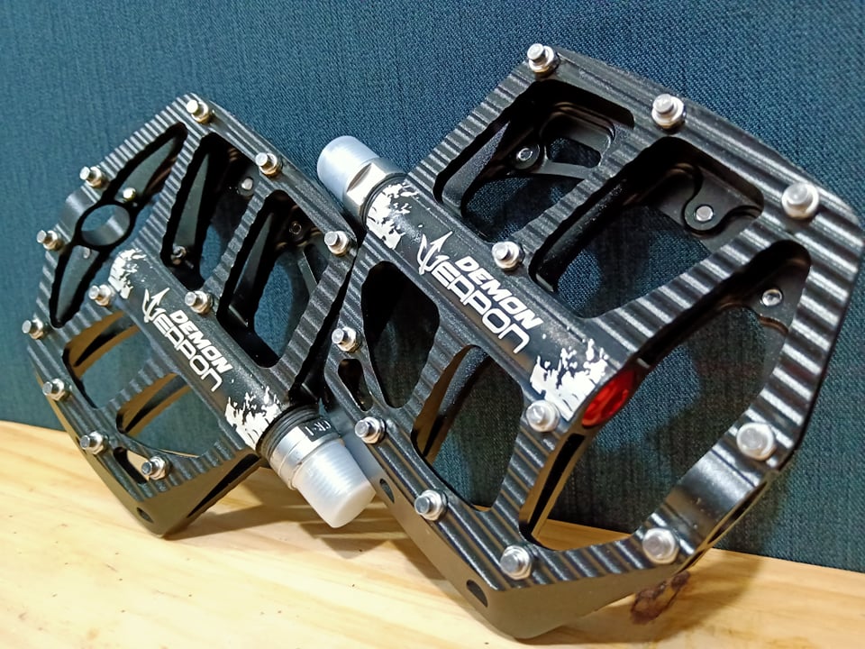 WEAPON DEMON 3 Sealed Bearing Aluminum Flat Pedal (100% original ...