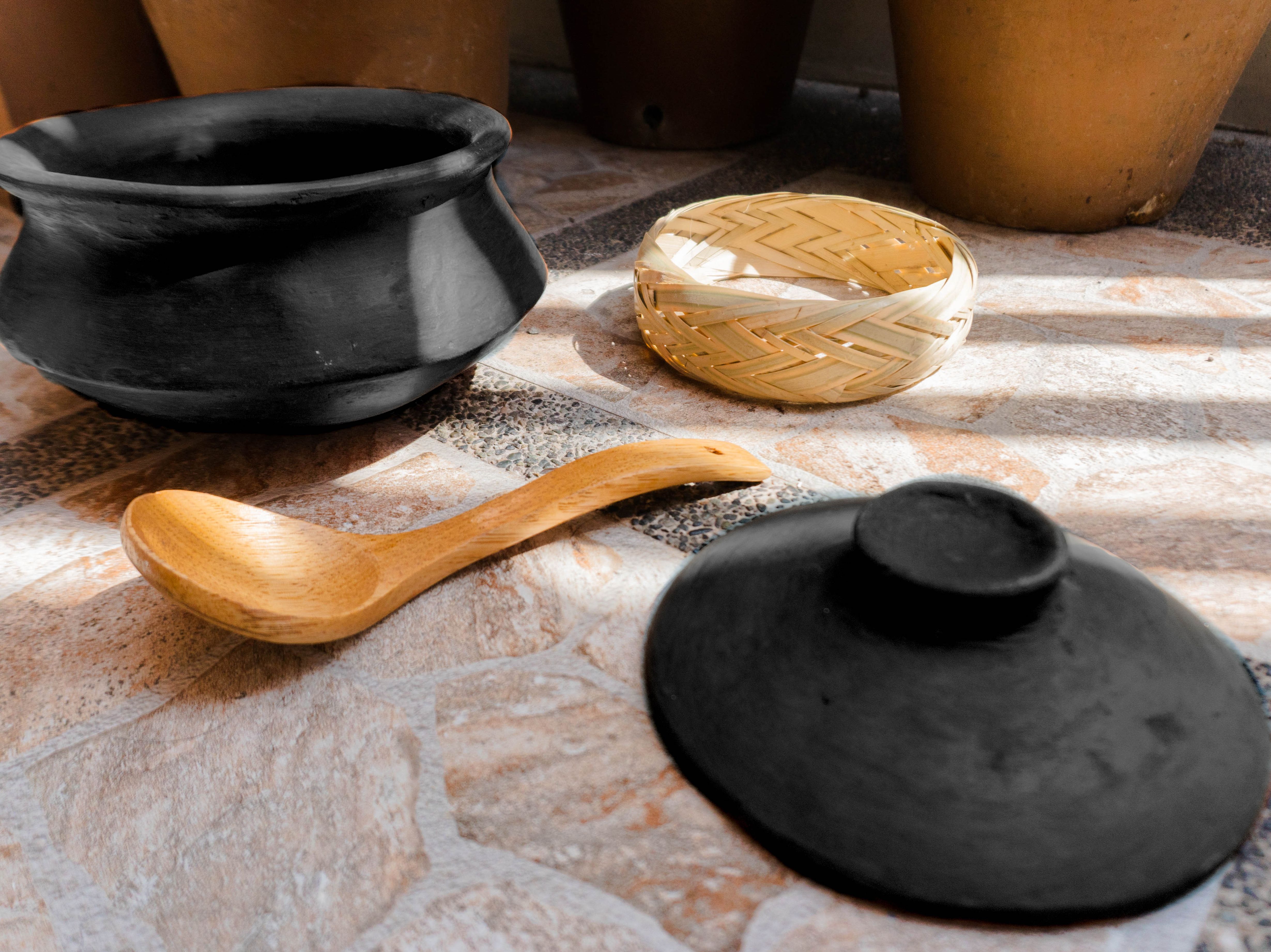 ORANGE/BLACK-LARGE-Cooking Claypots(palayok)/bare with FREE LADLE AND ...