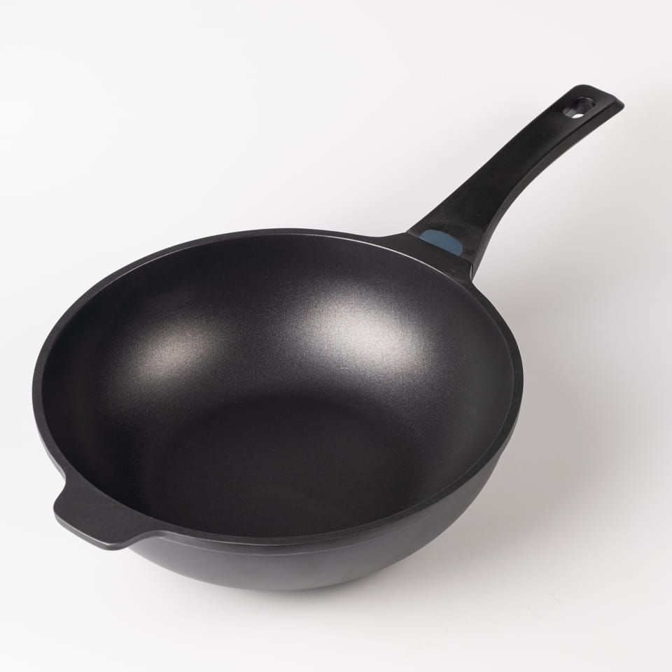 Famco 28cm Non-Stick Wok: Die-Cast Aluminum w/ Heat Indicator, Induction Compatible, Stir-Fry ...