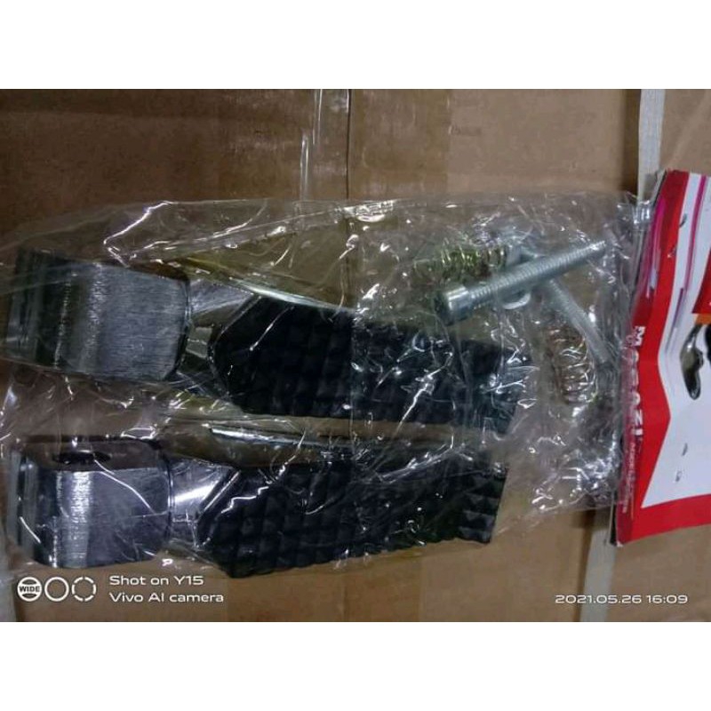 Step nut Hondà Click with rubber motorcycle Very Good quality Silver ...