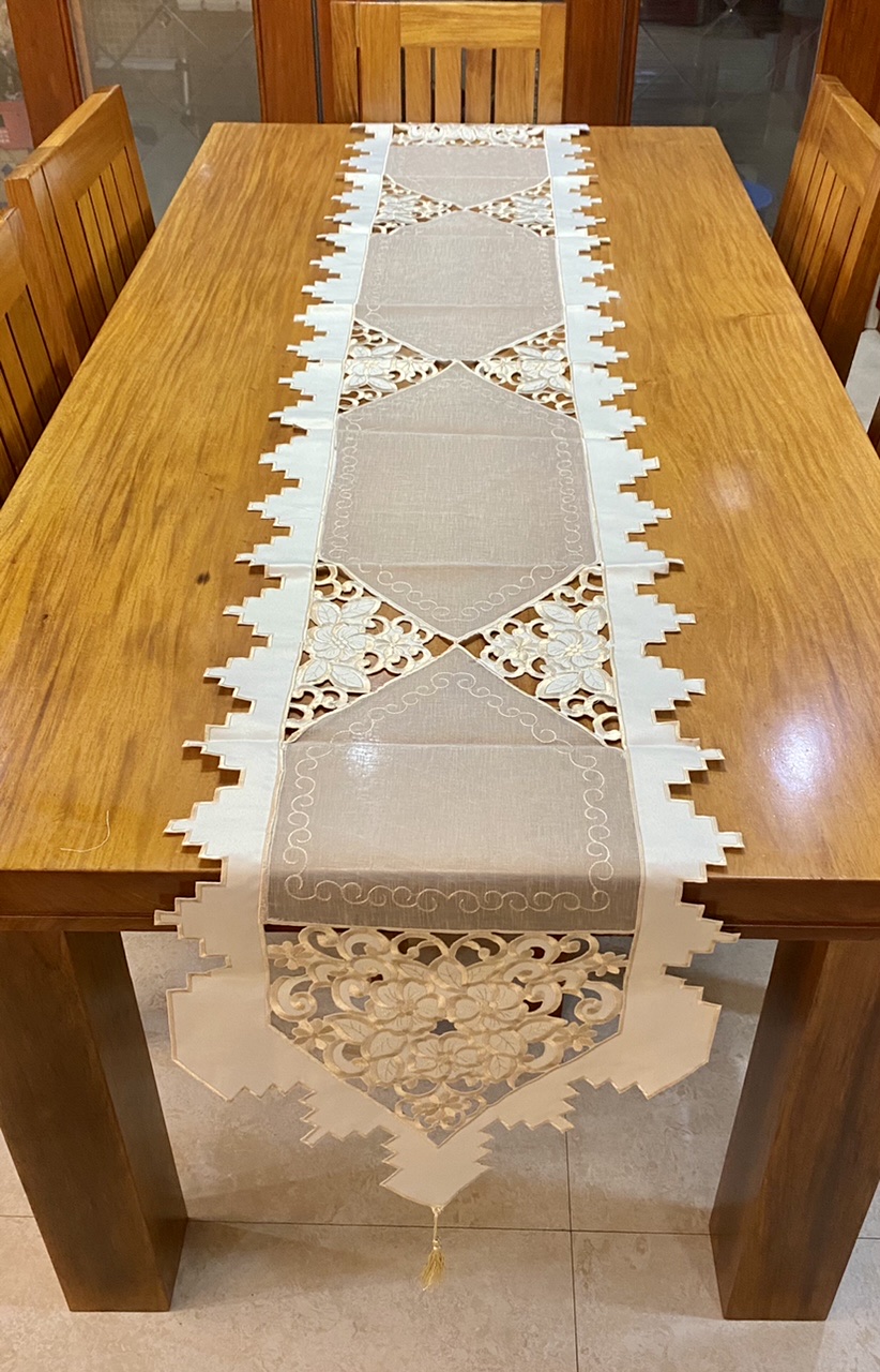 032 Embroidered Table Runner - 10 seaters | Lazada PH