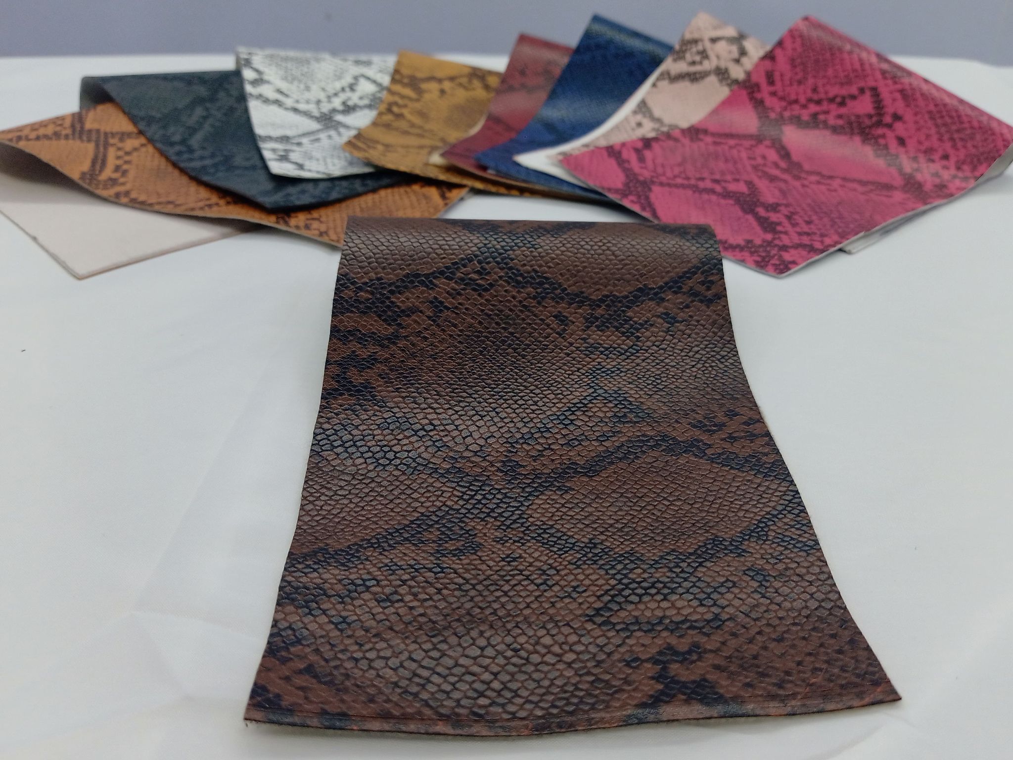 1 pc. Billiard cue stick Leatherette Wrap snake skin and lizard design ...