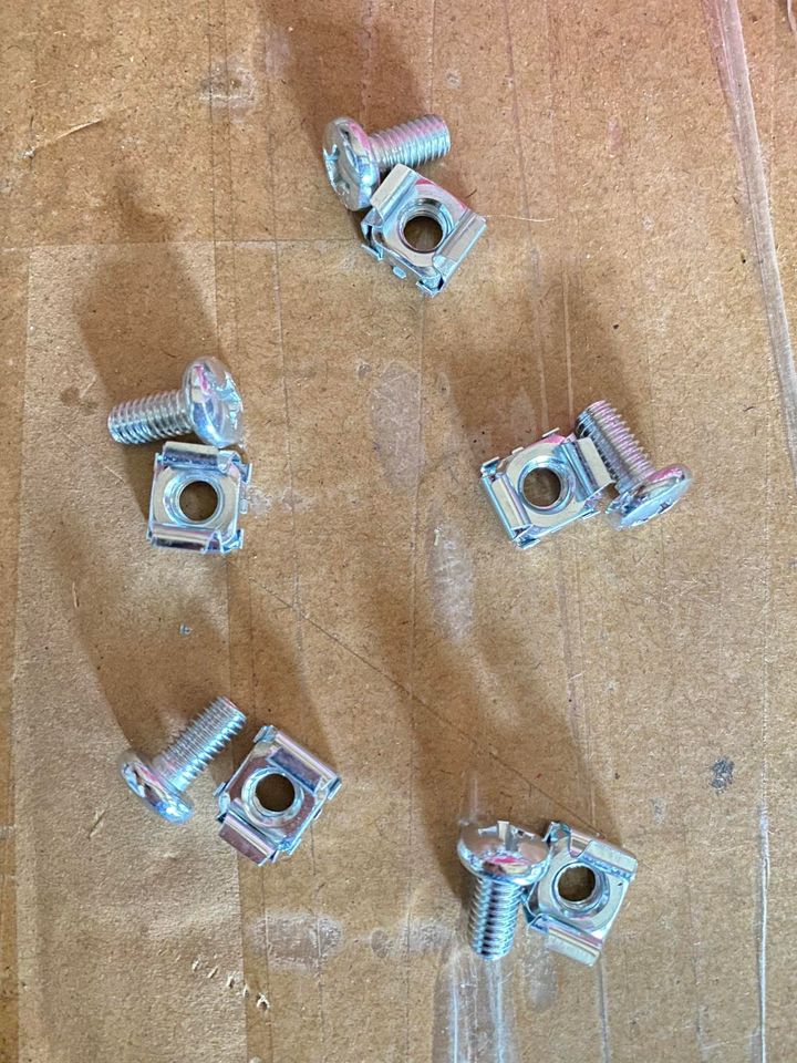 10 pcs. Cage Nuts M6 Rack Mounting Cagenuts and Screws for Server Racks ...