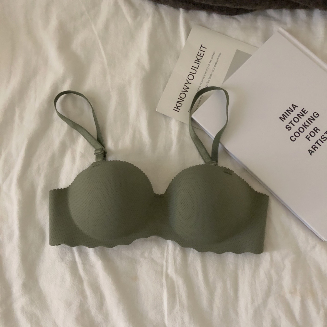 Japanese Seamless Bra Wireless Pushup Bra Massaging Bra Strap Removable ...