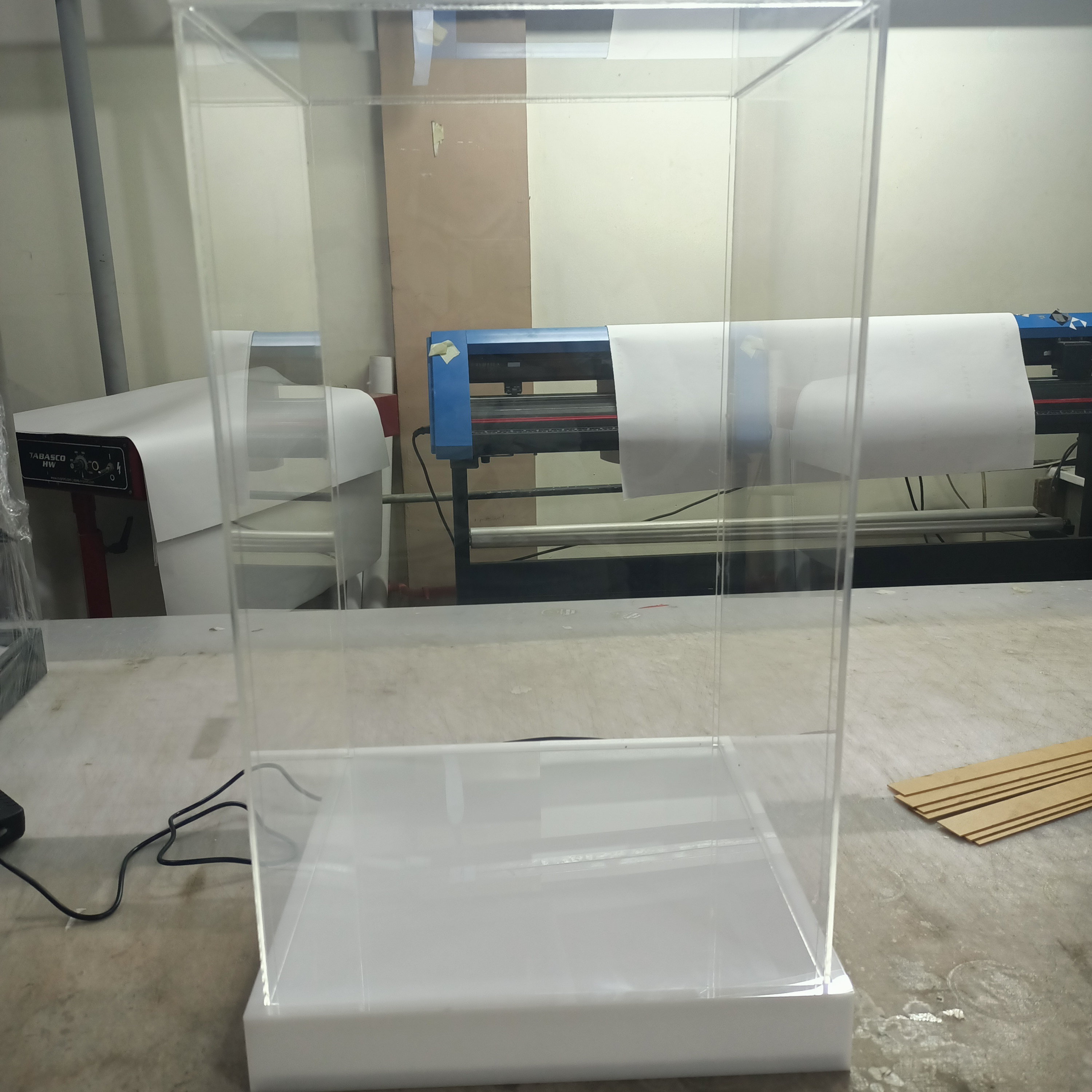 ACRYLIC DISPLAY BOX WITH WHITE BASE | Lazada PH