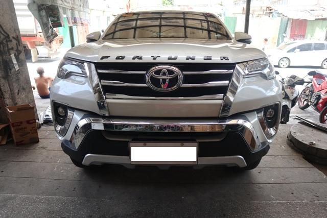 Toyota Fortuner Hood Emblem | Lazada PH