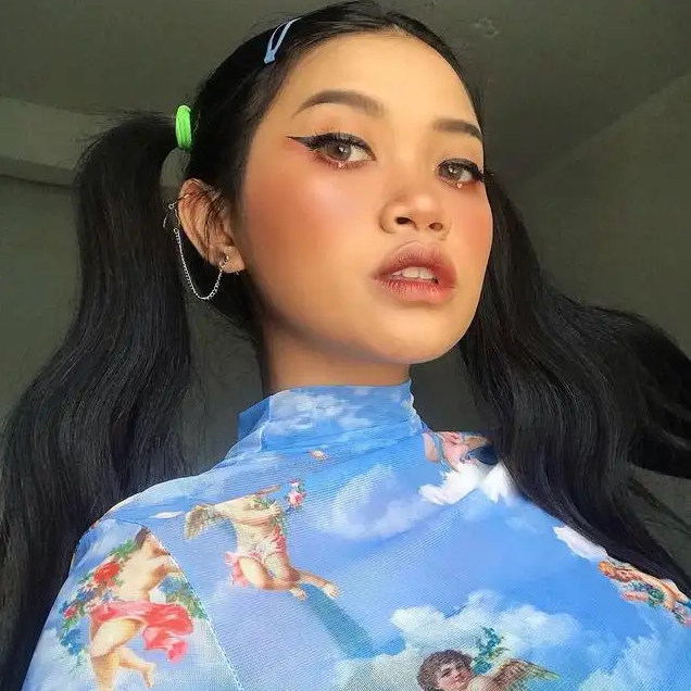 Shop online with Emily Mall now! Visit Emily Mall on Lazada.